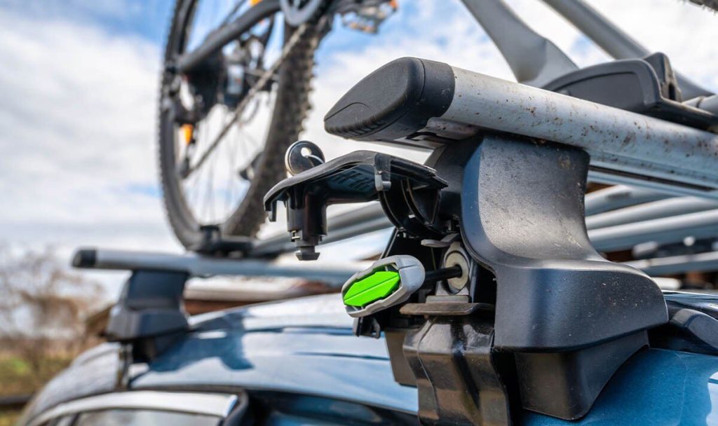 How Will a Heavy Load on Your Roof Rack? How It Affect Your Car's ...